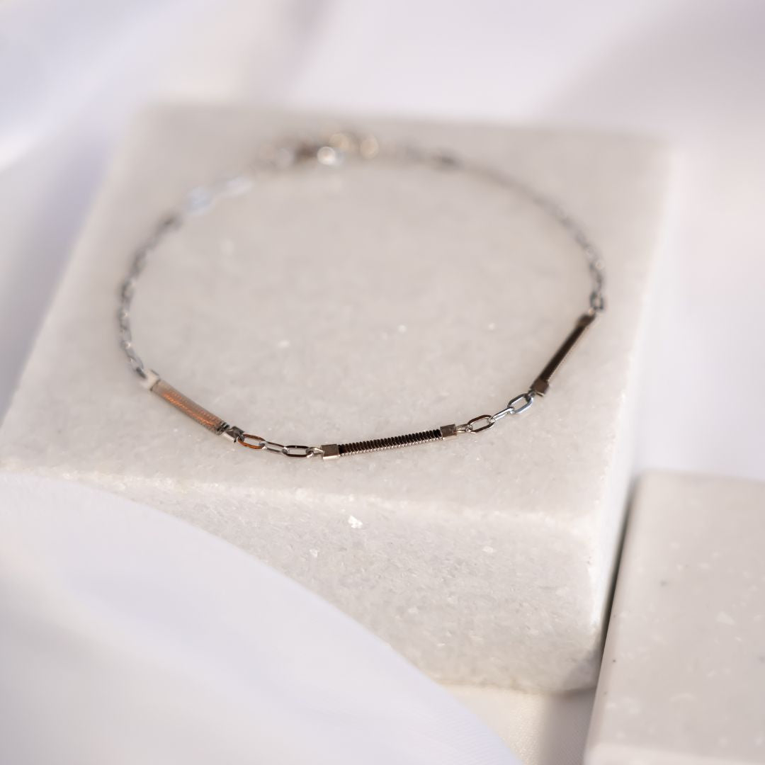 Reina Bracelet – Strings for Hope