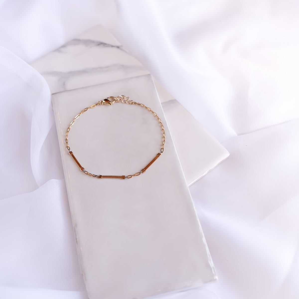 Reina Bracelet – Strings for Hope