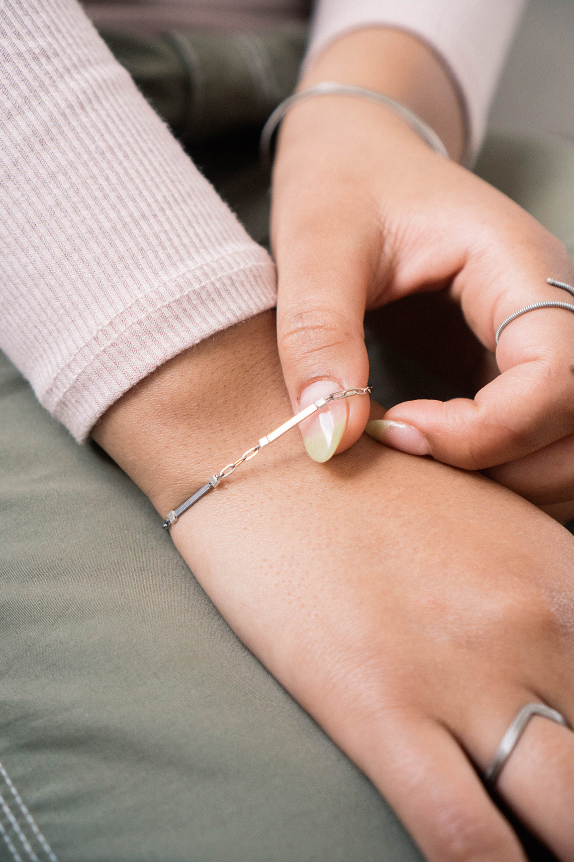 Reina Bracelet – Strings for Hope